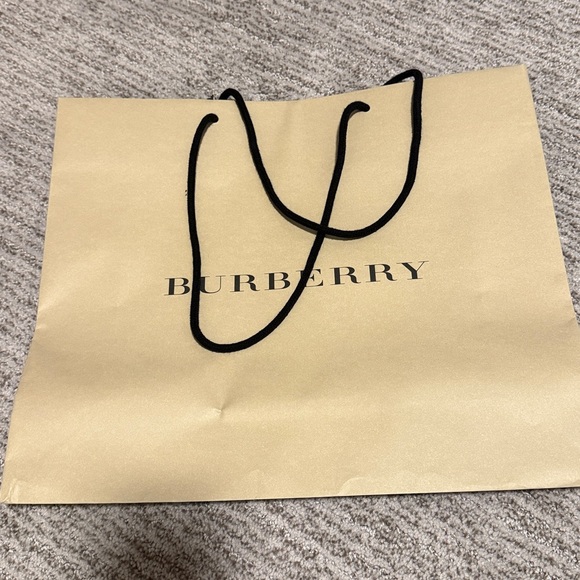 Burberry | Bags | 0 Authentic Burberry Shopping Gift Paper Bag ...
